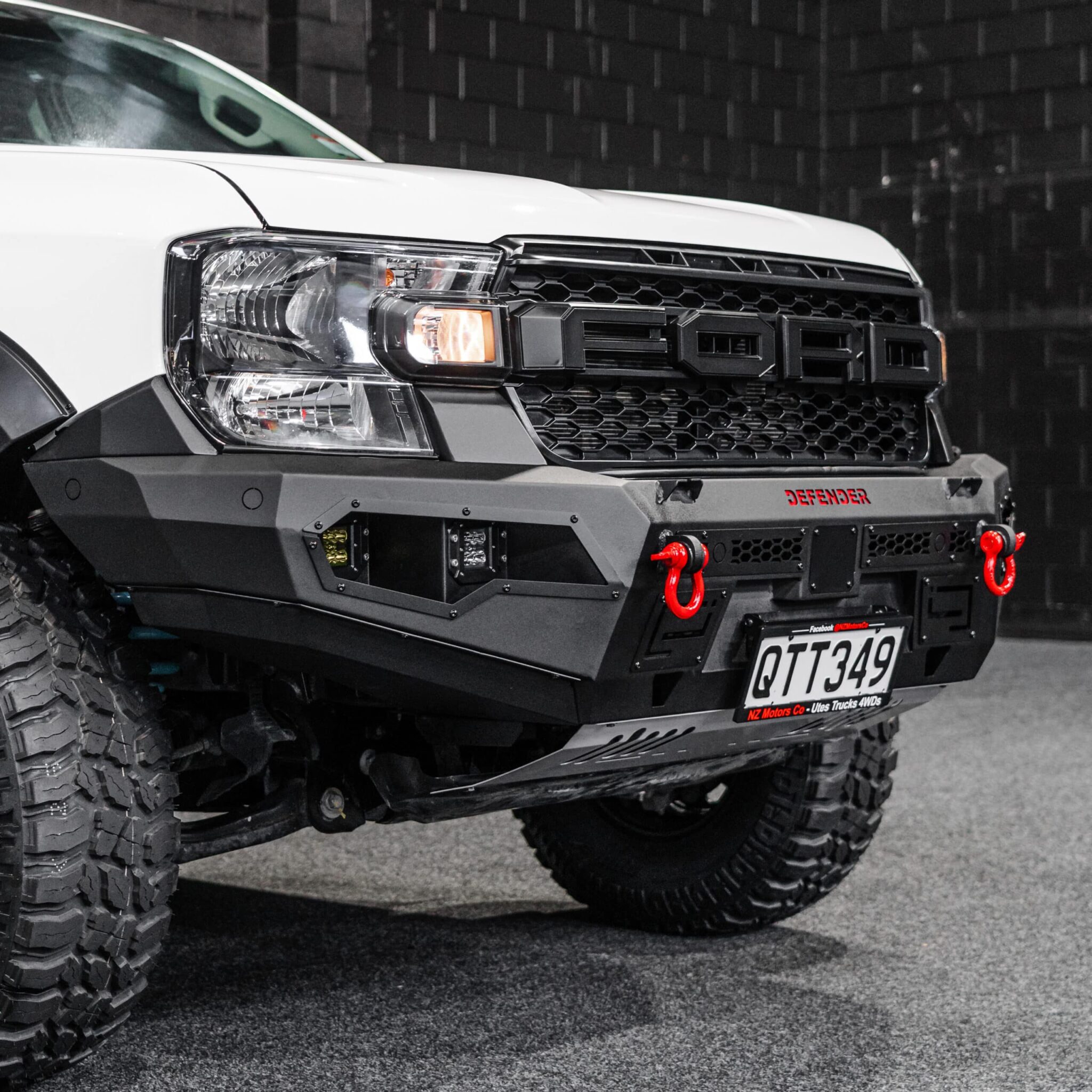 DEFENDER Off-Road Loopless Bull-Bar - Defender Off-Road