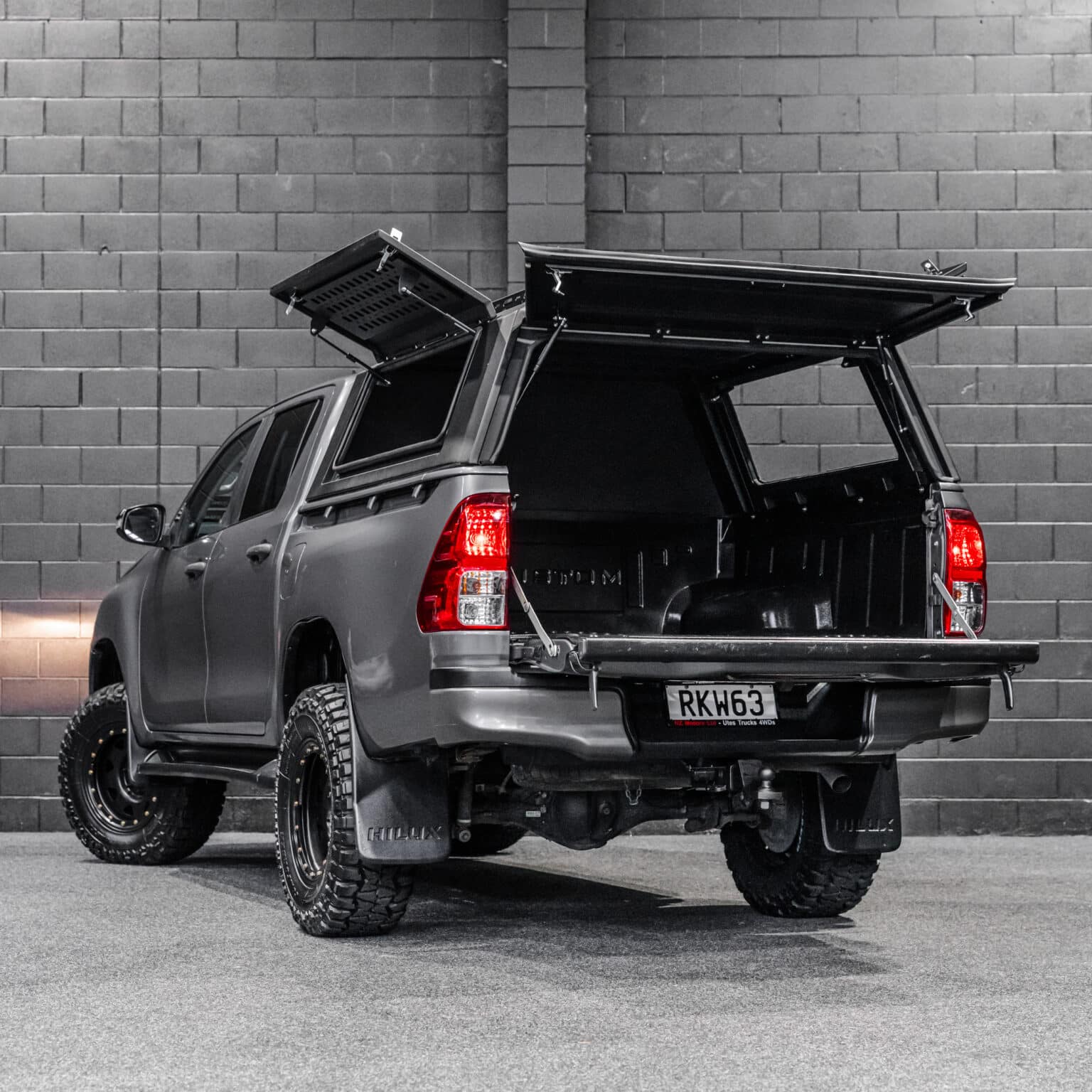 DEFENDER Aluminium Windowless Canopy - Defender Off-Road